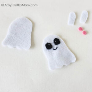 Cute and Easy Felt Ghost Plush Halloween Craft