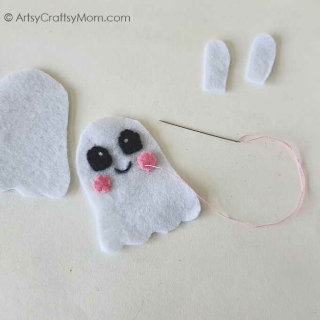 Cute and Easy Felt Ghost Plush Halloween Craft